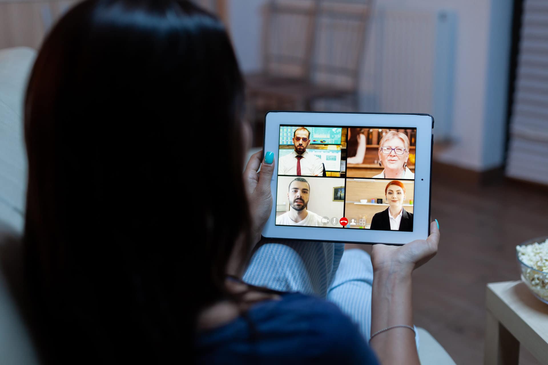 Square Table - Innovating the Human Factor in an increasingly ...